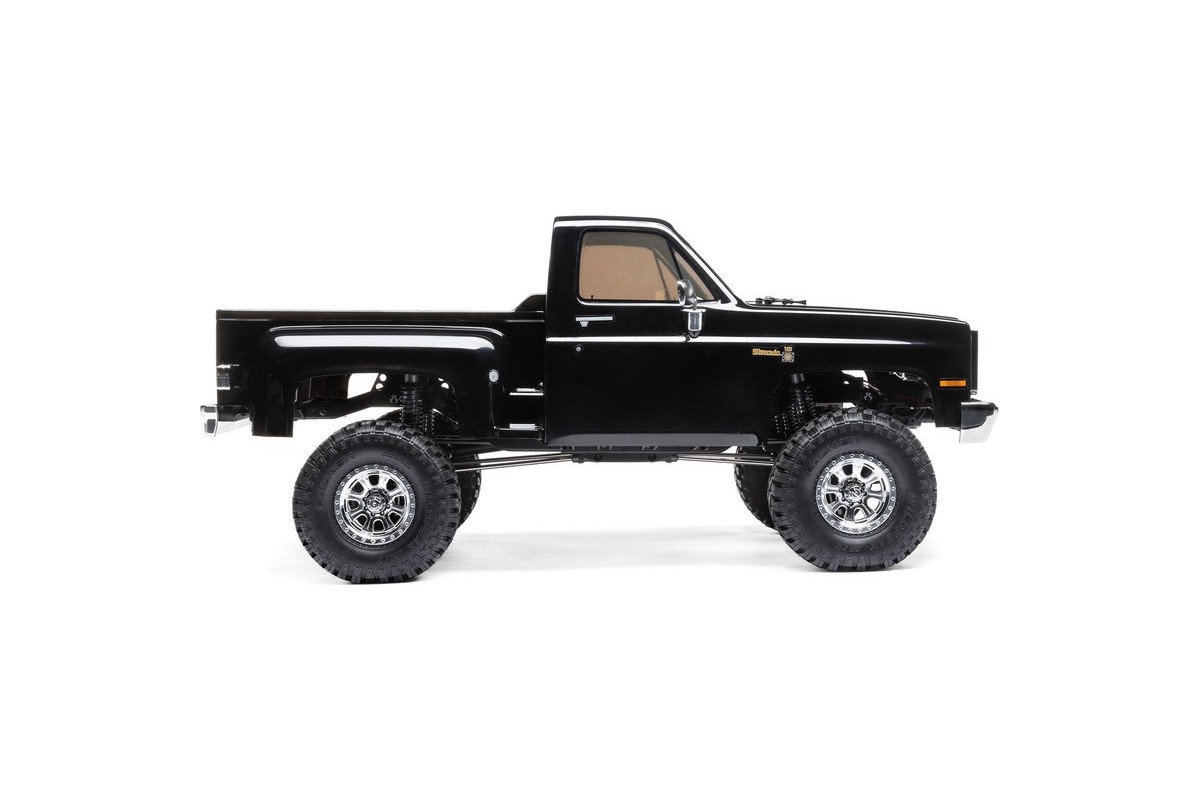 Automodello RC Axial SCX10 III Base Camp 1/10 4WD Chevy K10 1982 RTR (Nero)