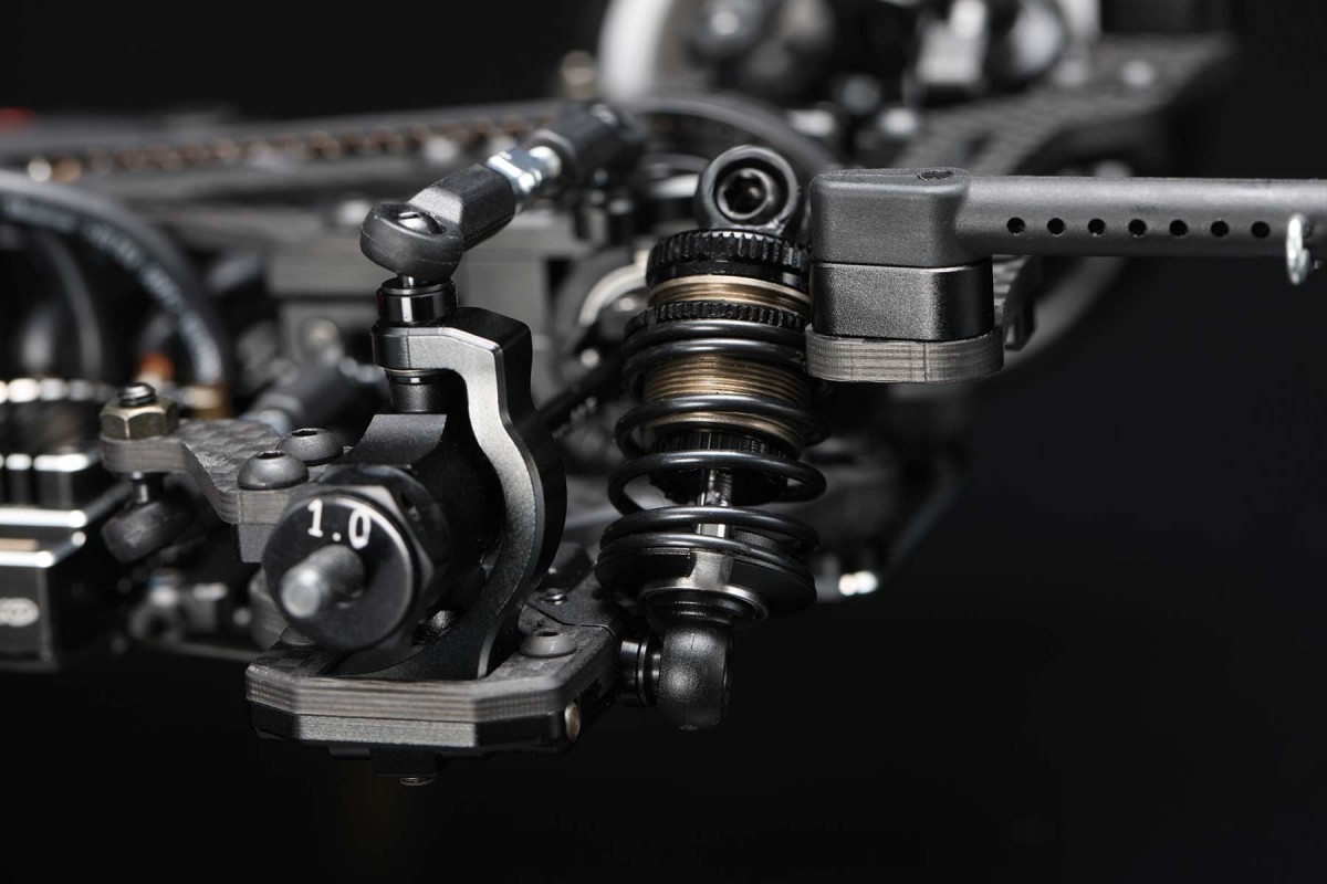 Automodello RC Auto da turismo da competizione con telaio in alluminio ...